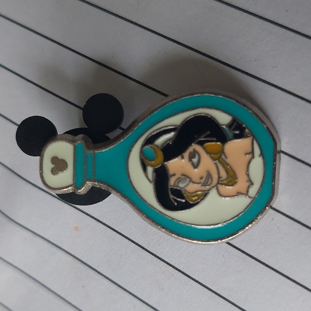 Disney's Aladdin Pin - Gem